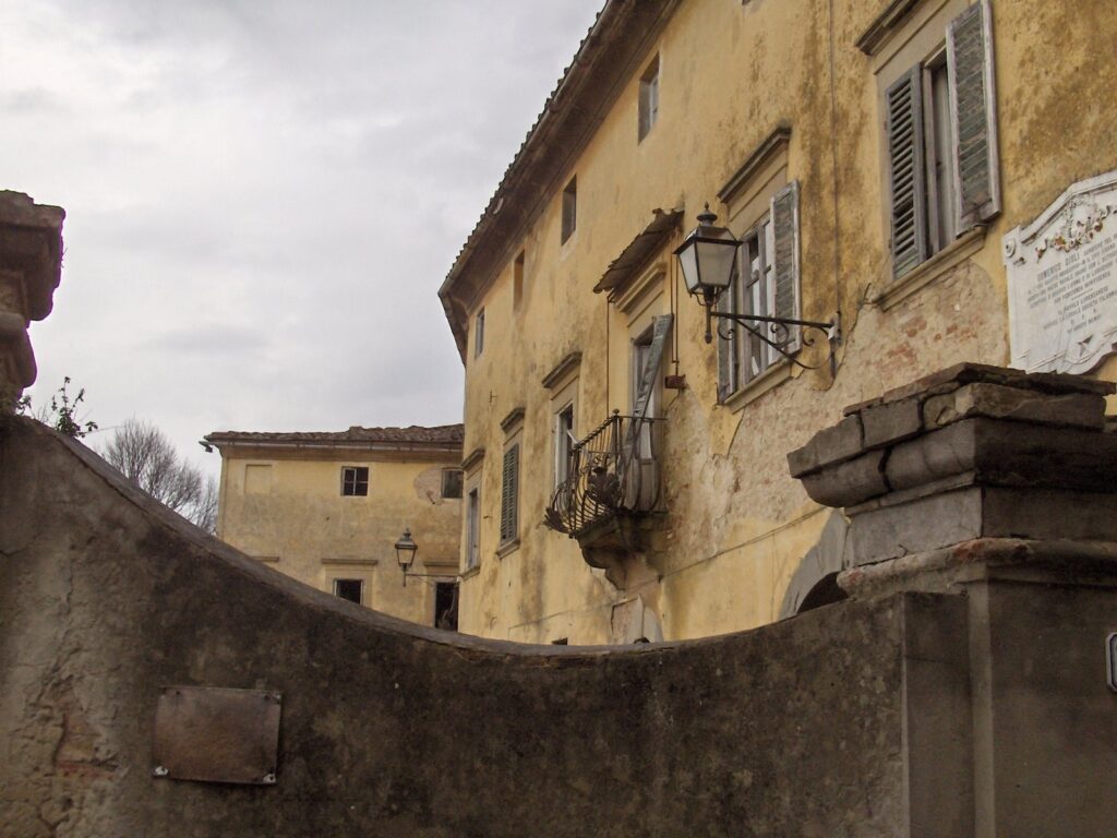 GIULI TRA PISA E LORENZANA - Palazzo Blu